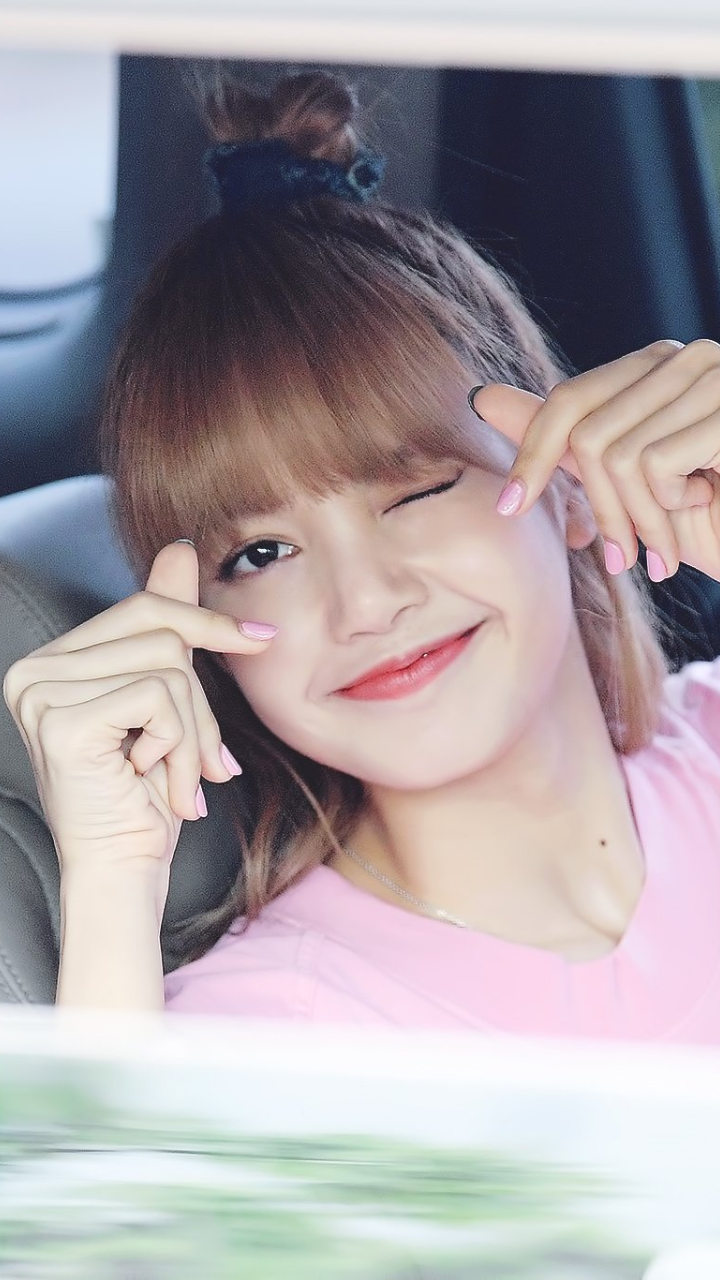 Lisa Shoulders's Instagram, Twitter & Facebook on IDCrawl