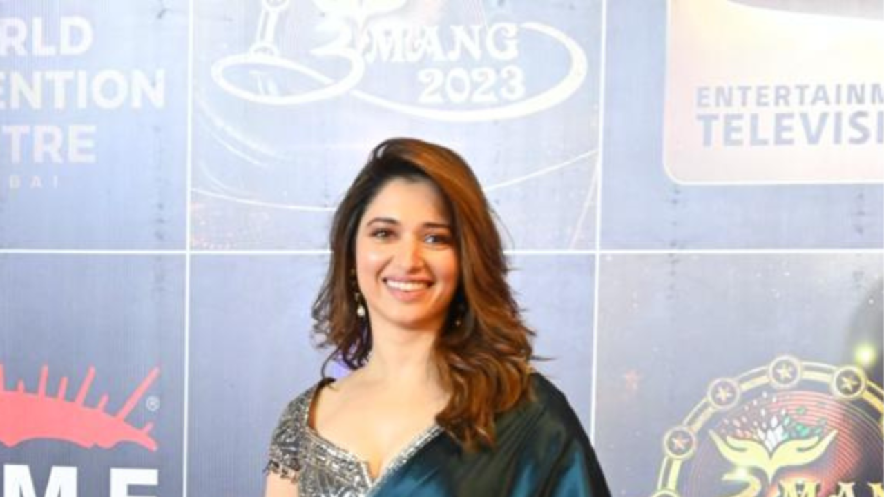 Umang 2023: Deepika Padukone, Janhvi Kapoor, Bhumi Pendekar Make ...