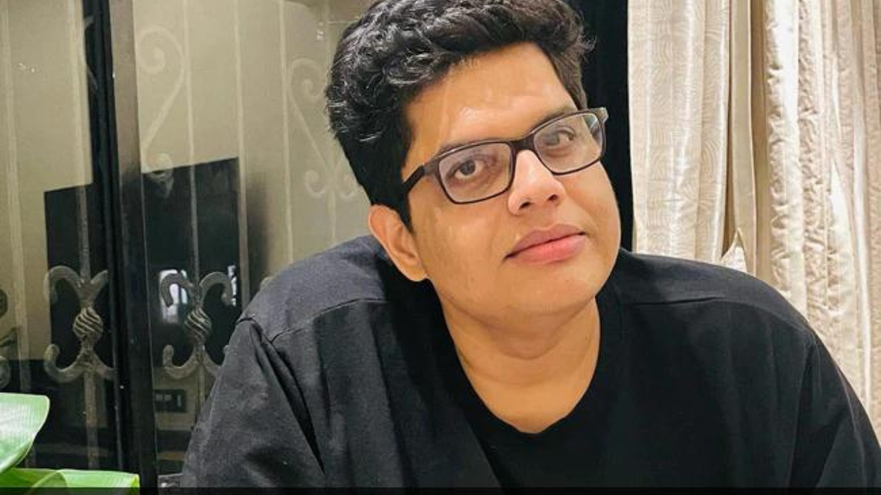 Koffee With Karan 8 Finale: Karan Johar Drops Curtains With Fiery Episode Koffee With Karan 8 Finale: Karan Johar Drops Curtains With Fiery Episode