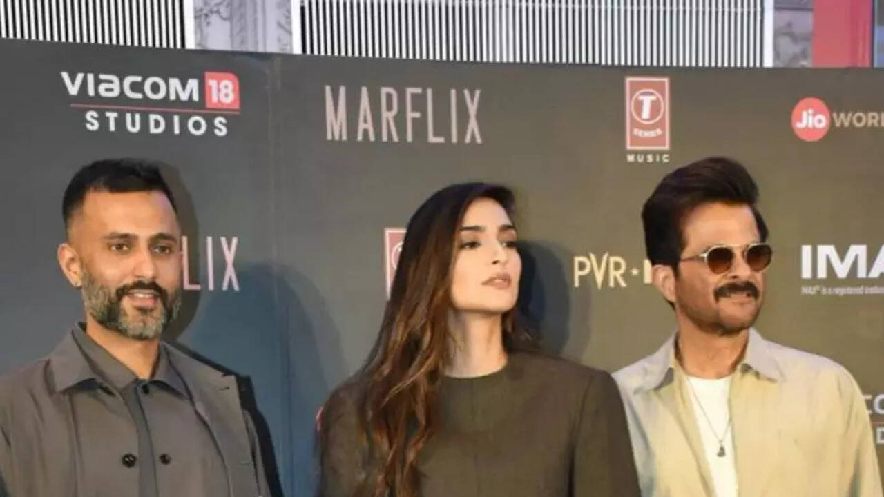 Arjun Kapoor To Saba Azad:Celebs At Fighter Special Screening