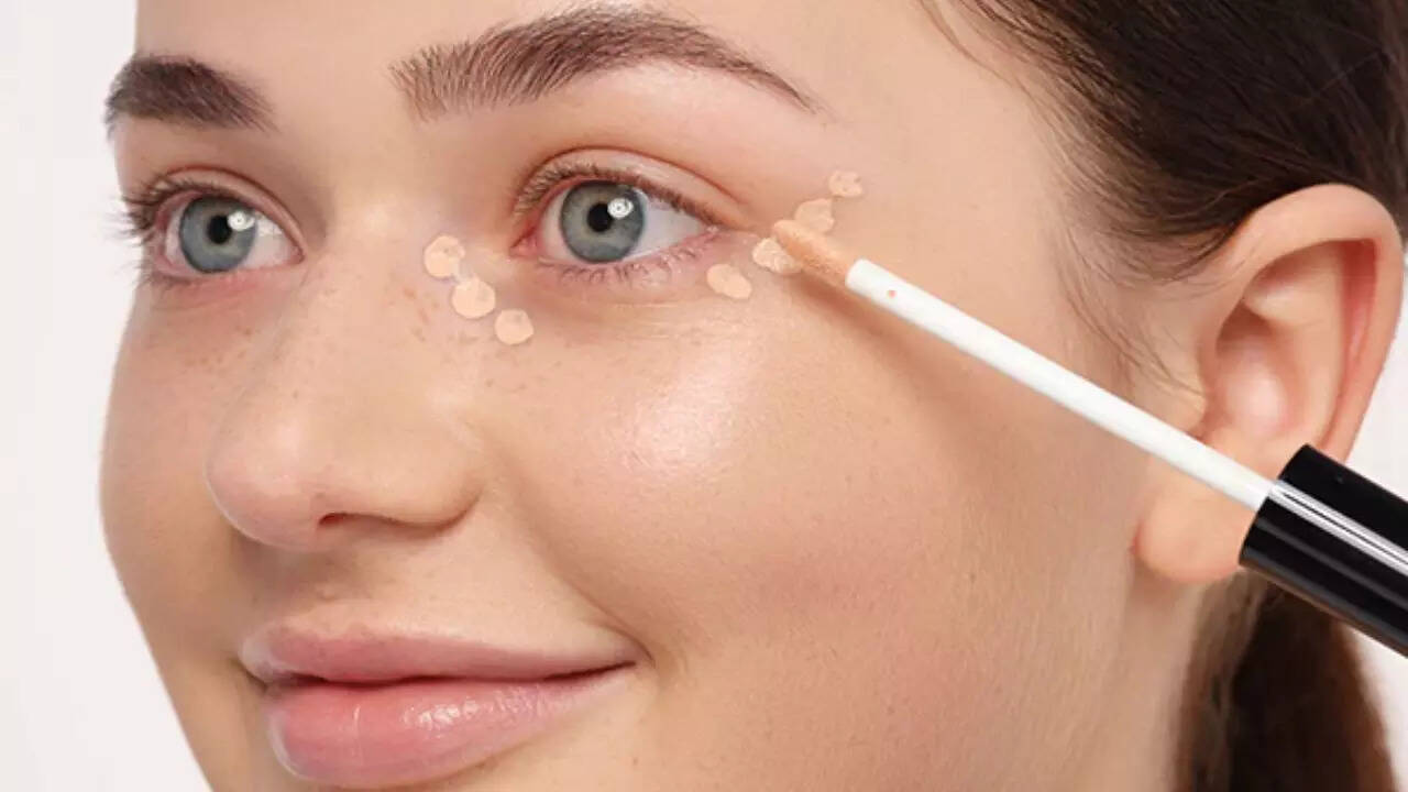 Things Essential in a Bride's Makeup Kit