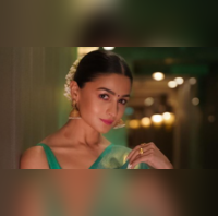 Alia Bhatt wears silk saree for RRR trailer launch event, looks pretty ...