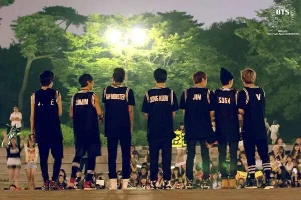 10 Unseen Photos of Rookie BTS that every ARMY absolutely needs to see