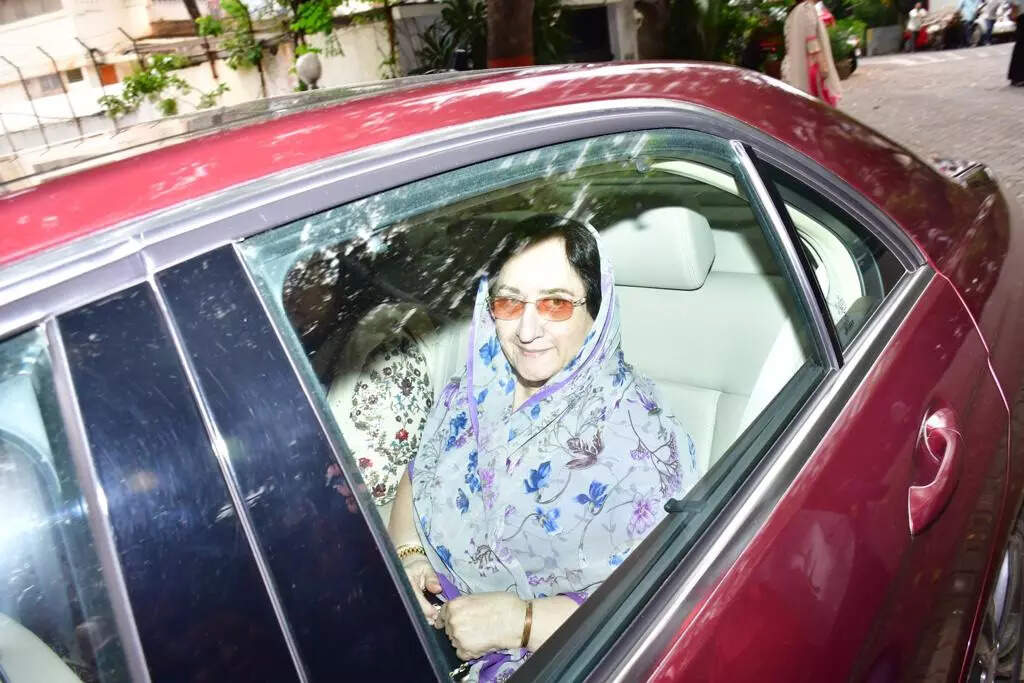 Bhatt: Alia Bhatt's baby shower: Neetu Kapoor, Ayan Mukerji, Pooja ...