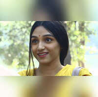 Rajkumar Santoshi's daughter Tanisha Santoshi shares first look of Gandhi Godse Ek Yudh ...