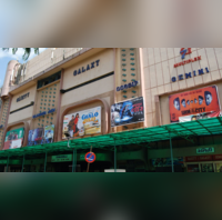 Shah Rukh Khan's Pathan releasing in Gaiety: Creaky chairs, samosas and ...