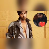 Ranbir Kapoor gets papped with baby Raha at airport, fans scream 'he ...