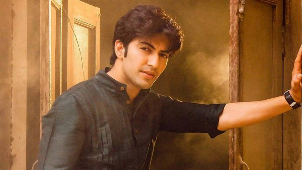 Pandya Store fame Akshay Kharodia embarks on a journey of 108 temples ...