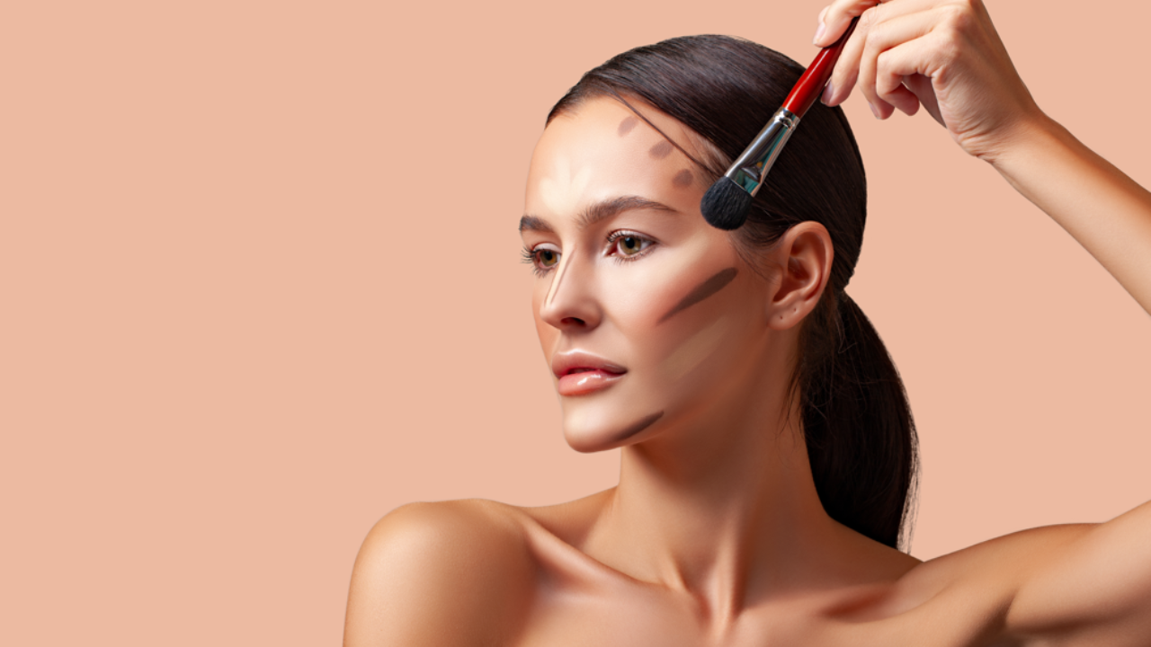 Model Cheekbone Contour Hack: Try This Amazing Contour Trick For ...