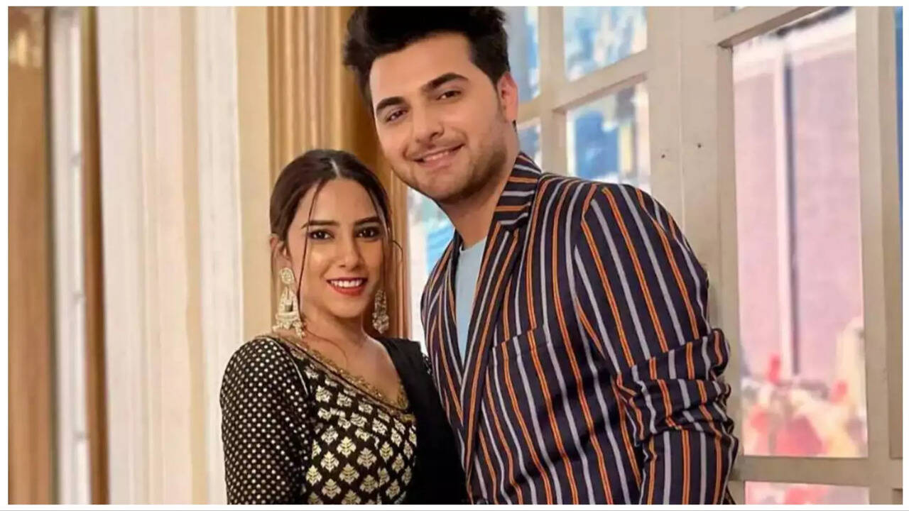 Sneha Bhawsar Blast on relationship rumours with Vihaan Verma - विहान वी वर्मा संग रिश्ते में ...