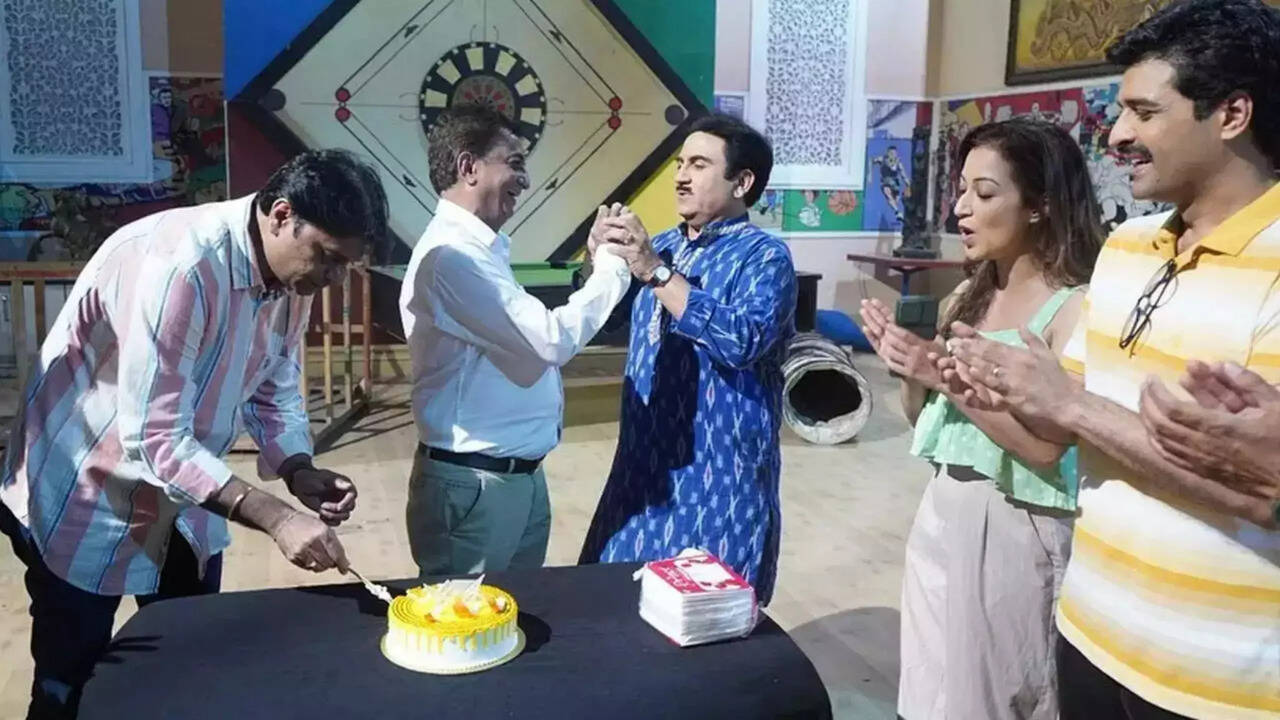 Kiran Bhatt aka Natu Kaka's birthday celebrated on the sets of Taarak ...