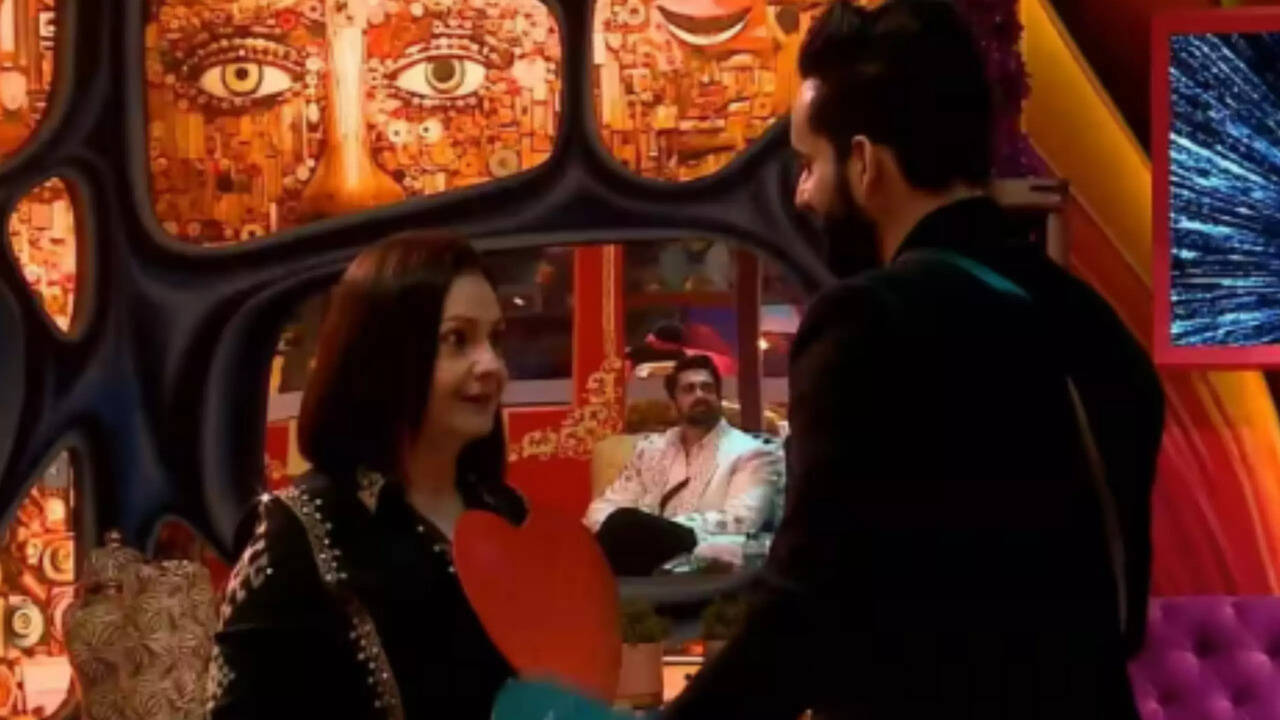 Bigg Boss OTT 2: Pooja Bhatt and Abhishek Malhan aka Fukra Insaan patched up- बिग बॉस ओटीटी 2 ...