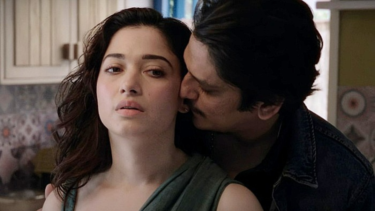 Lust Stories 2 Twitter Reaction Tamannaah Bhatia Mrunal Thakur Trend High With Lusty Scenes