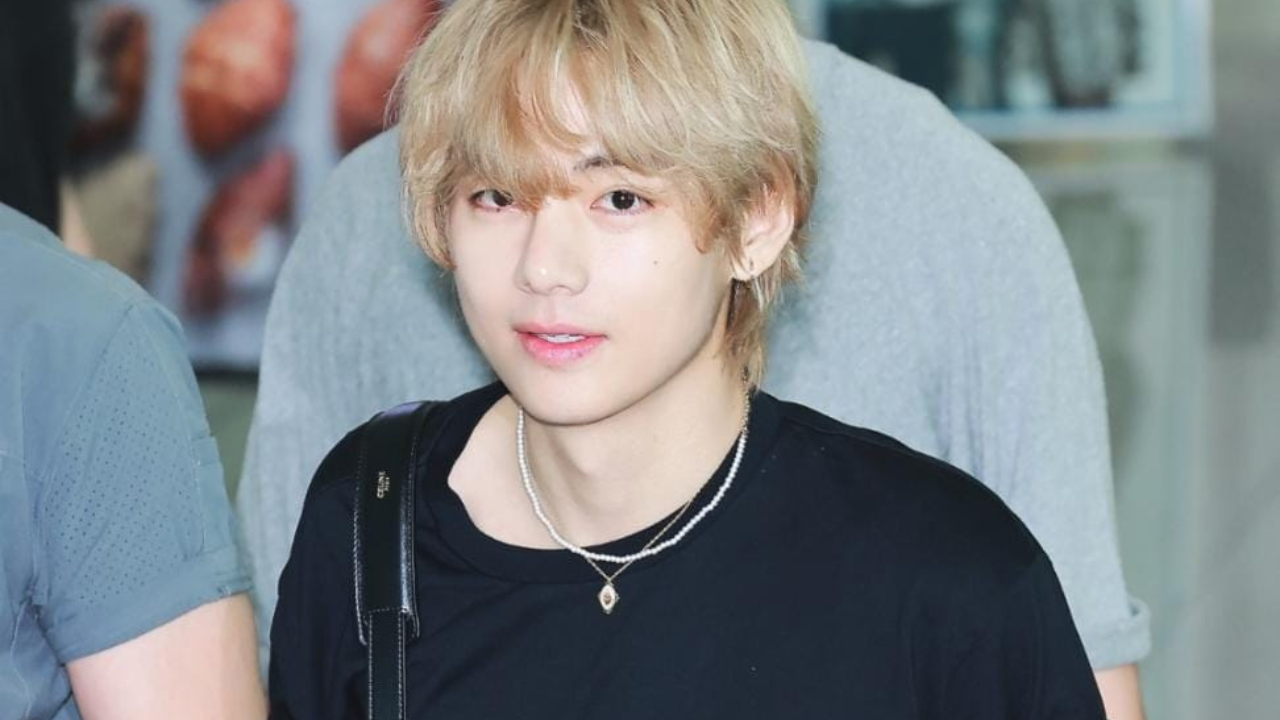 V At It Again! BTS Singer Stuns ARMY With Airport Look In Black Tee ...