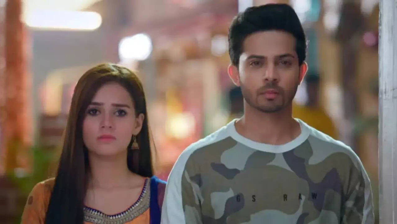 Anupamaa SPOILER! Samar Is Back To Shahs, Chooses Baa Over Wife Dimple ...