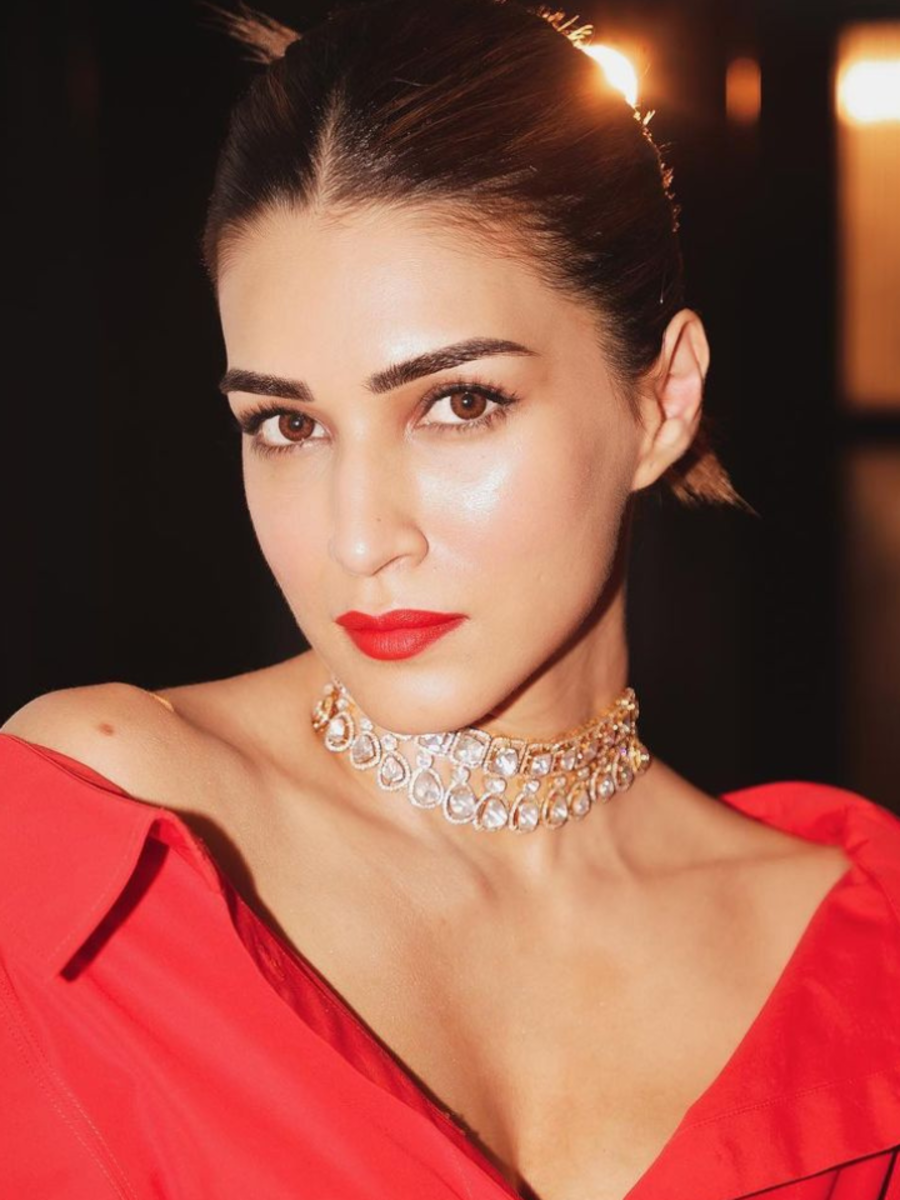 Recreate Kriti Sanon's Gorgeous Makeup Looks With Easy Steps