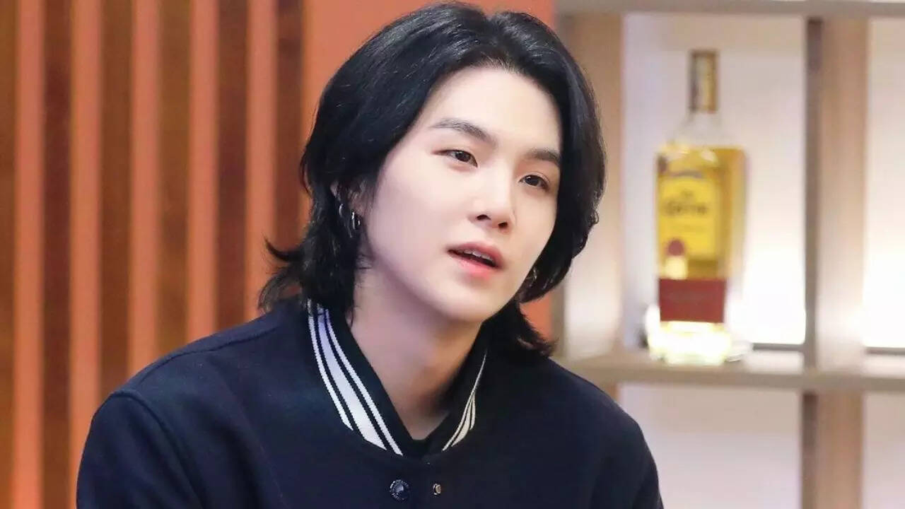 BTS’ Suga To Begin Mandatory Military Service This Week, BigHit Music Confirms, Korean News ...