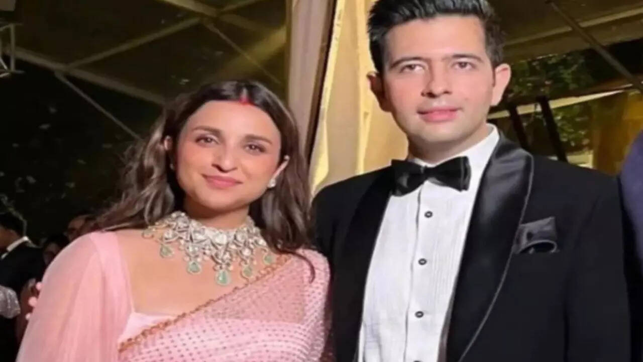 Parineeti Chopra-Raghav Chadha Wedding: Newlyweds Look Gorgeous In Their Reception Outfits. See ...