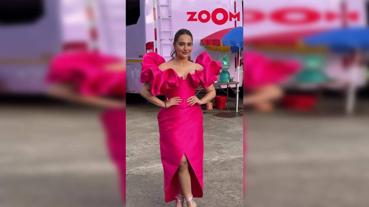 Khusha Kapila looks stunning as she poses for the paps