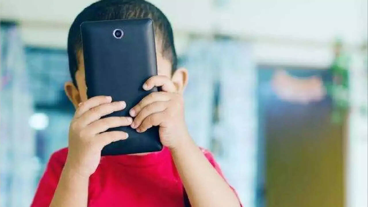 Are you worried about your child's mobile addiction? So follow these ...