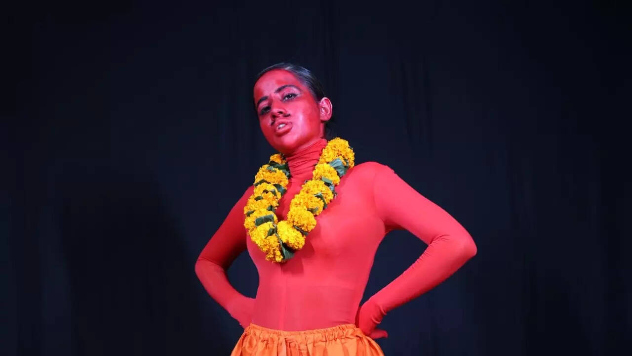 Urfi Javed Says She Received Death Threats, Abusive Messages After ...