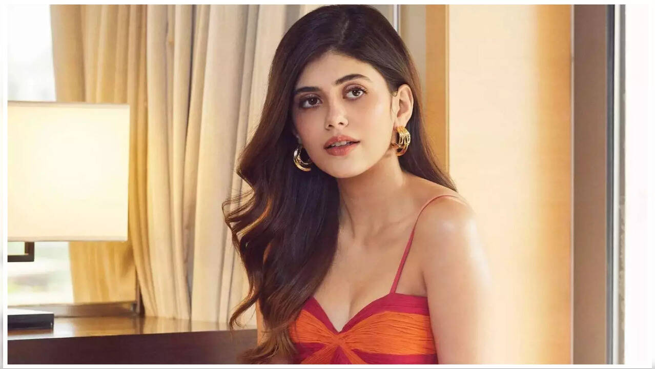 Sanjana Sanghi shared the story of shooting of Kadak Singh, know how ... Sanjana Sanghi shared the story of shooting of Kadak Singh, know how ...