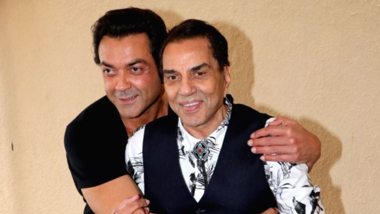 Father Dharmendra Is All Praise For Bobby Deol's Performance In Sandeep ...