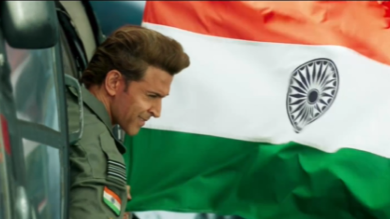 Fighter Teaser OUT! Hrithik Roshan, Deepika Padukone Starrer Gives Off ...