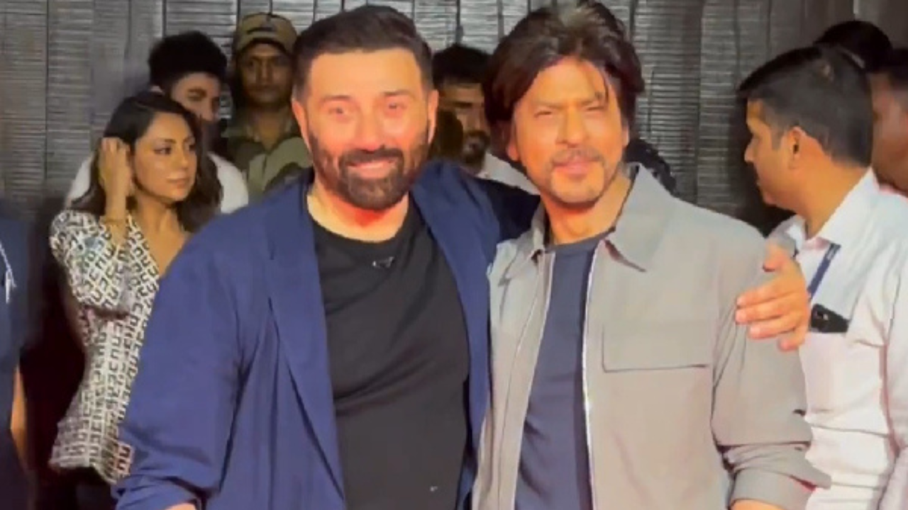 When Sunny Deol Opened Up About His And Shah Rukh Khan's Rivalry Of 16 ...
