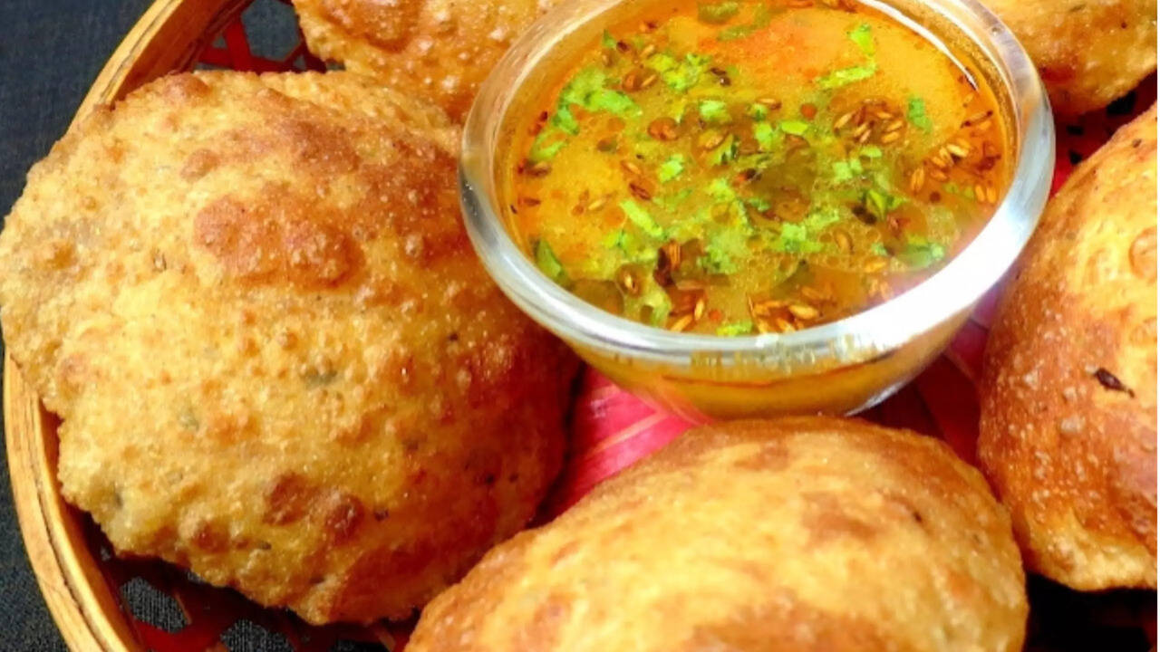 Make chana dal puris easily on Makar Sankranti- मकर संक्रांति पर आसानी ...