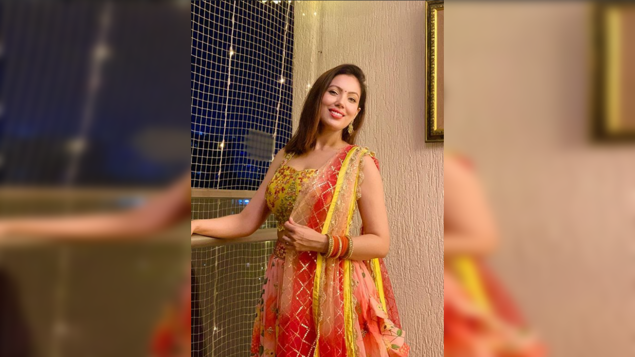 TMKOC's Munmum Dutta aka Babita Ji moves into a new apartment; take a ...