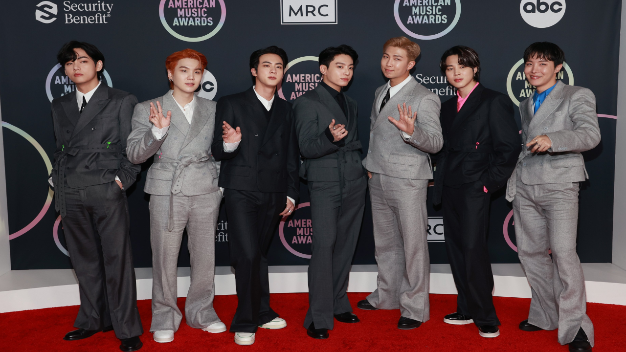 Suga: BTS arrives at 2021 AMAs looking dapper in pantsuits; Suga's ...