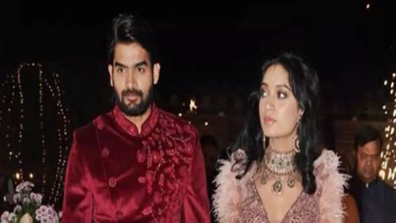 Kartikeya: Newlyweds Kartikeya Gummakonda and Lohitha Reddy make ...