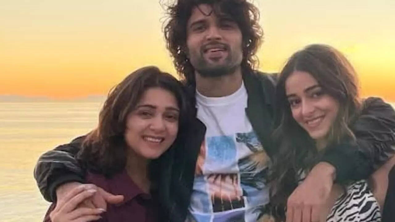 Ananya Panday rocks printed co-ord set as she poses with Vijay ...