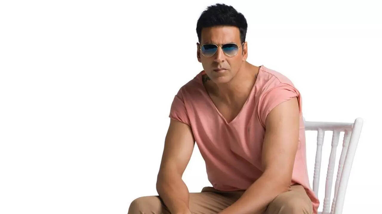 Akshay Kumar brings a smile to a little fan's face by sending her ...