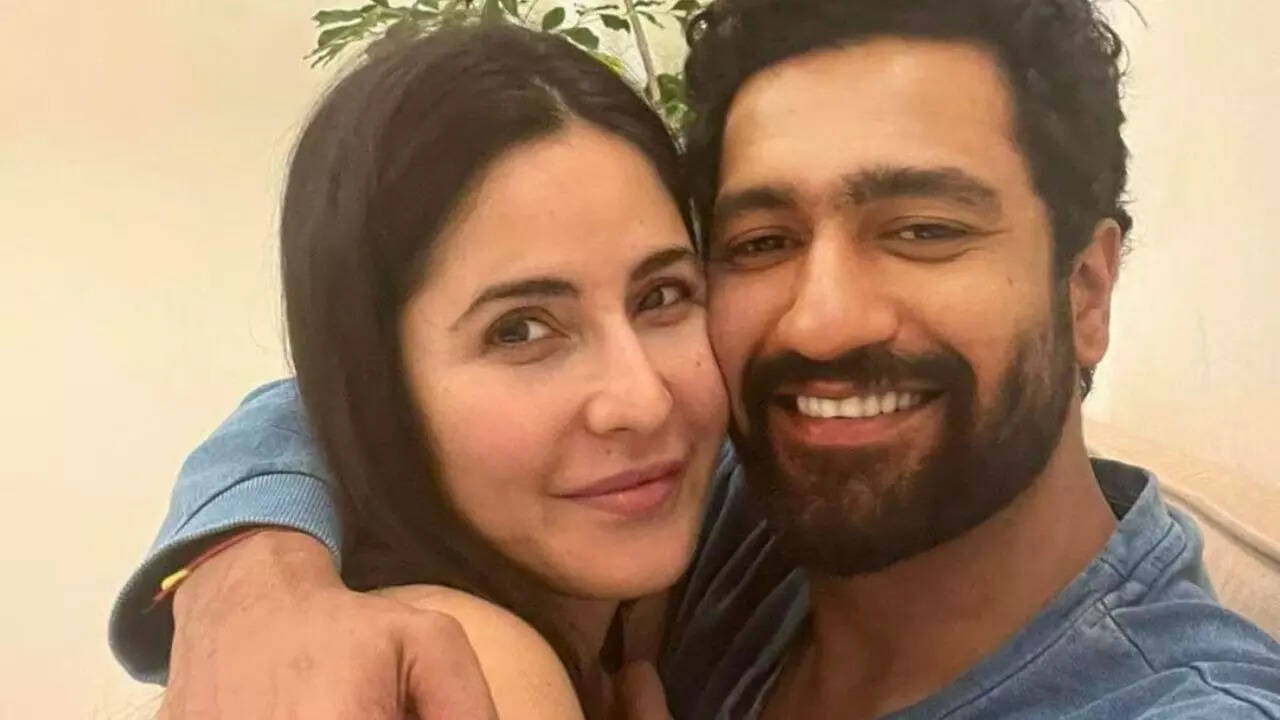 Katrina Kaif returns from London in the comfiest ensemble but fans can ... Katrina Kaif returns from London in the comfiest ensemble but fans can ...
