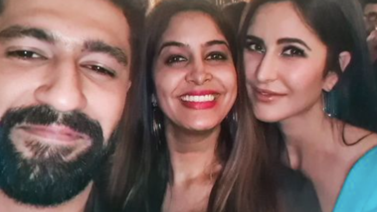 Kgf: Top Bollywood News Today: Vicky-Kat's unseen pic, Priyanka Chopra ...