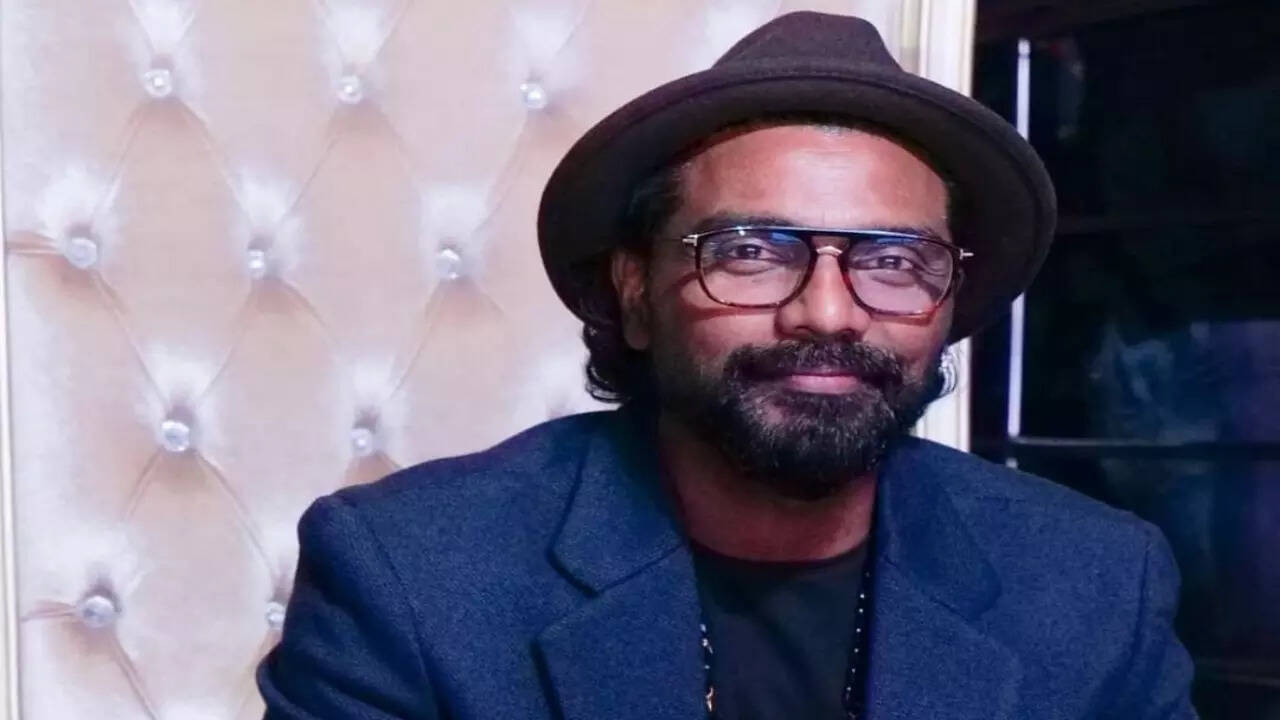 From sleeping on railway platforms to buying expensive house in Mumbai ...