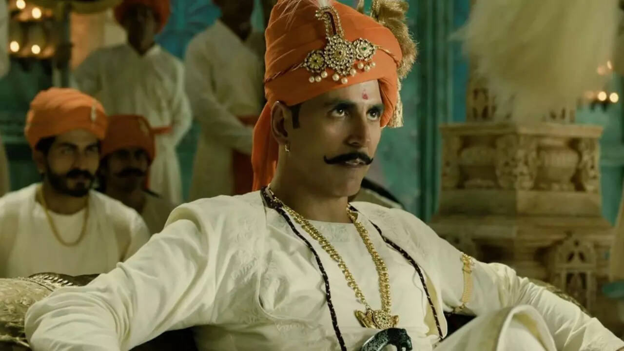 Akshay Kumar's Prithviraj trailer triggers meme fest online; trolls ...