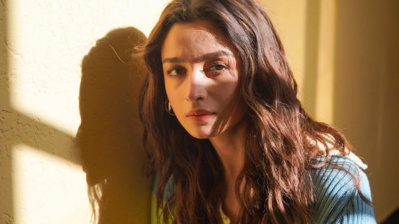 Alia Bhatt offers condolences and prayers after seven soldiers died and ...