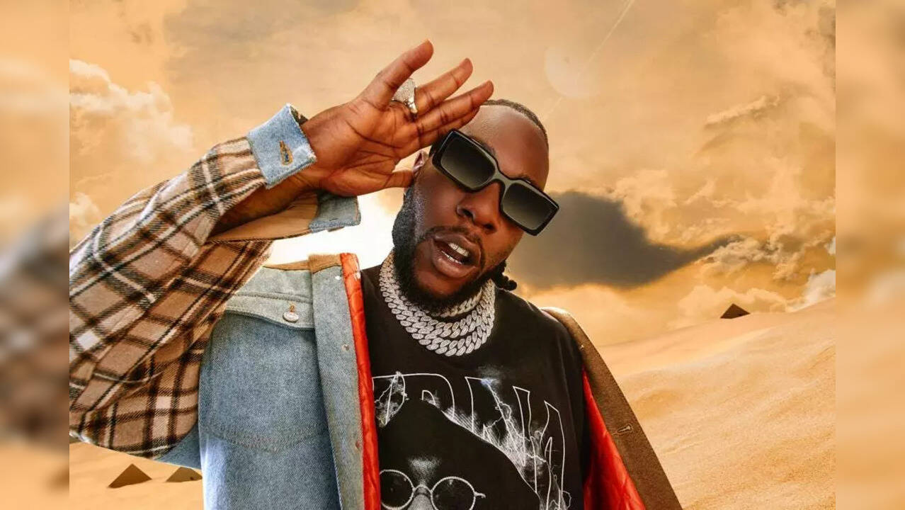 Nigerian rapper Burna Boy pays tribute to Sidhu Moose Wala during his ...