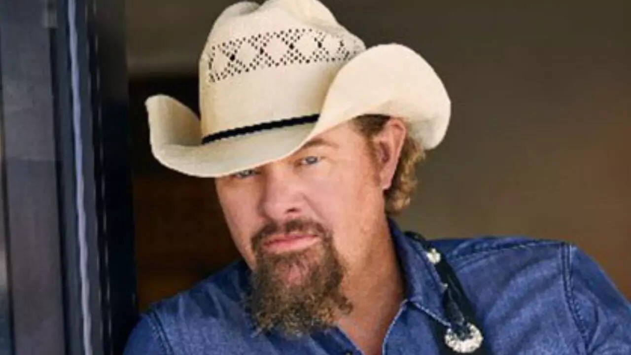 Country Singer Toby Keith opens up on his battle with stomach cancer ...