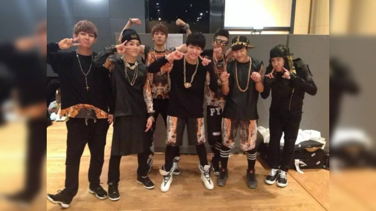 BTS leaves ARMY nostalgic as group recreates their rookie day pic from ...