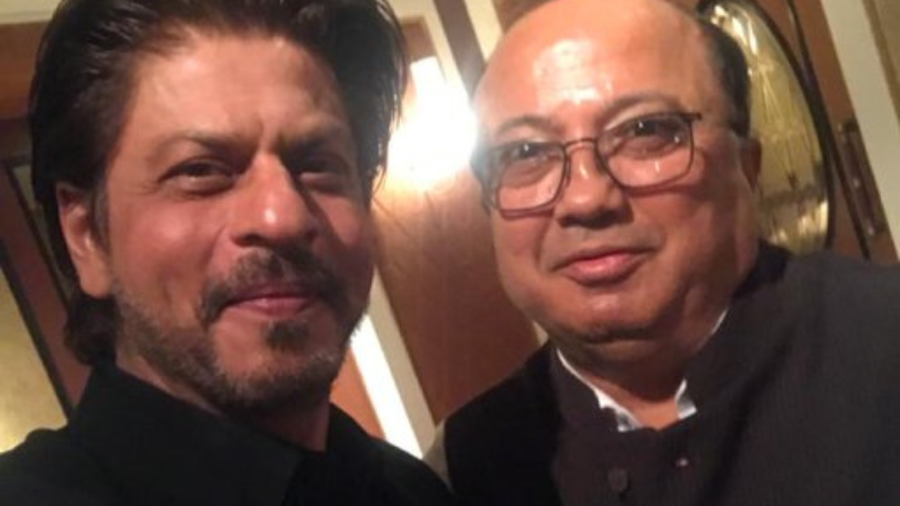 A Shah Rukh Khan fan recounts the touching story of the actor helping ...
