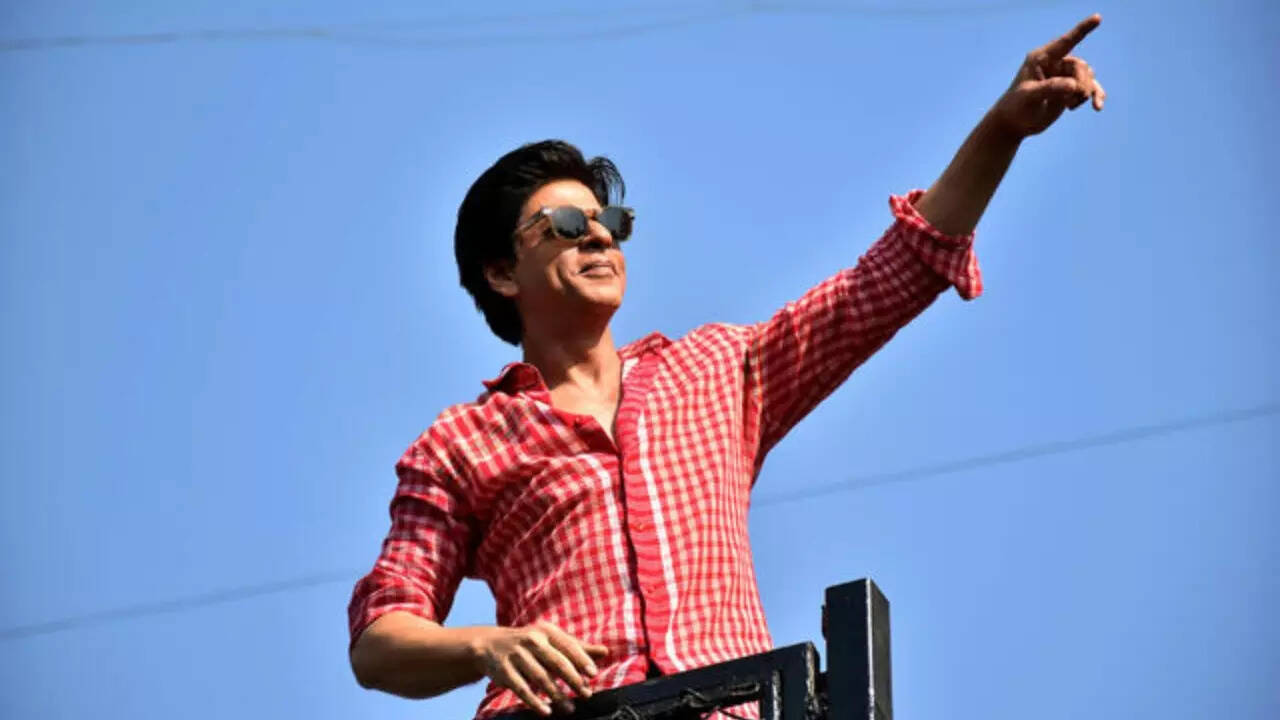 Shah Rukh Khan: '30 years of Shah Rukh Khan Era' trends on Twitter ...