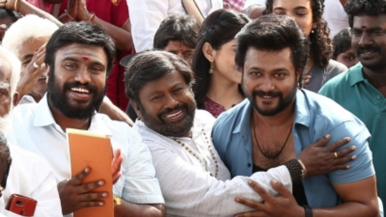 Senthil: Comedian Senthil, son Manikanda Prabhu to play reel father-son ...