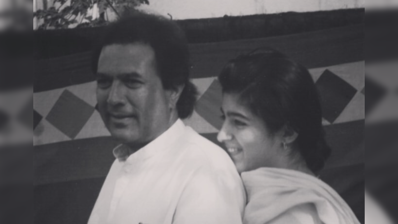 Twinkle Khanna remembers dad Rajesh Khanna on his 10th death ... Twinkle Khanna remembers dad Rajesh Khanna on his 10th death ...