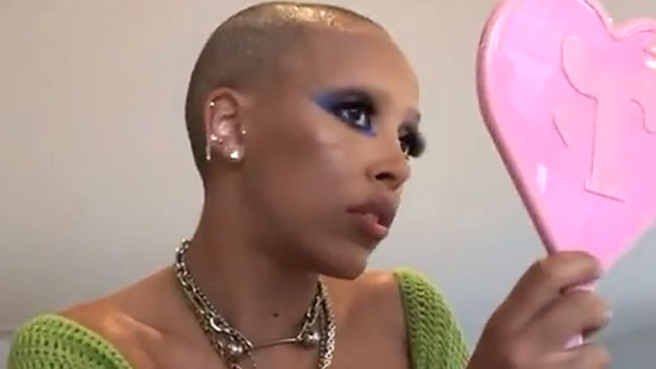 Doja Cat asks trolls to 'go f-k yourselves' for targeting her shaved ...
