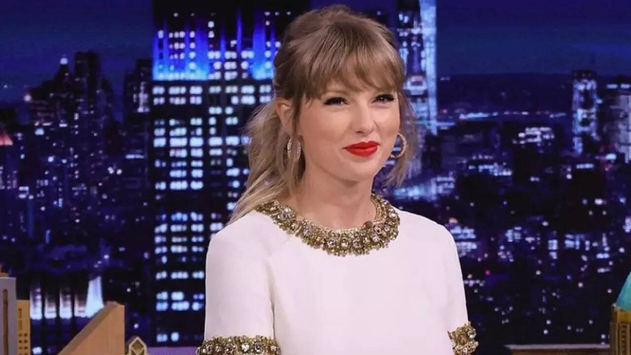 Taylor Swift slapped with a copyright lawsuit of USD 1 Million; author ...