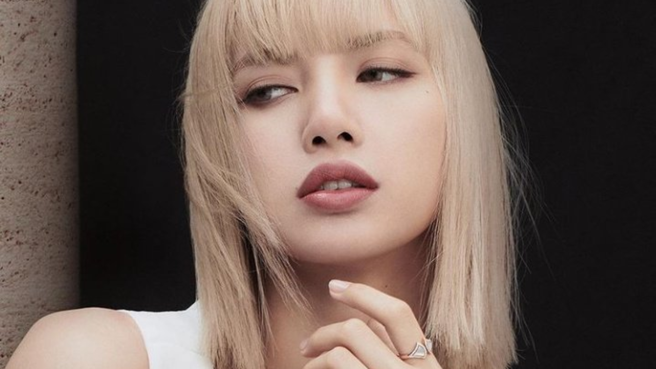 Blackpink's Lisa radiates elegance donning necklaces worth Rs. 19.6 ...